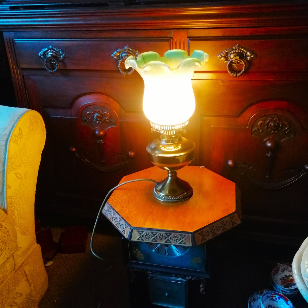 Vintage Brass Oil Lamp With A Beautiful Marbled/veined Glass - Etsy