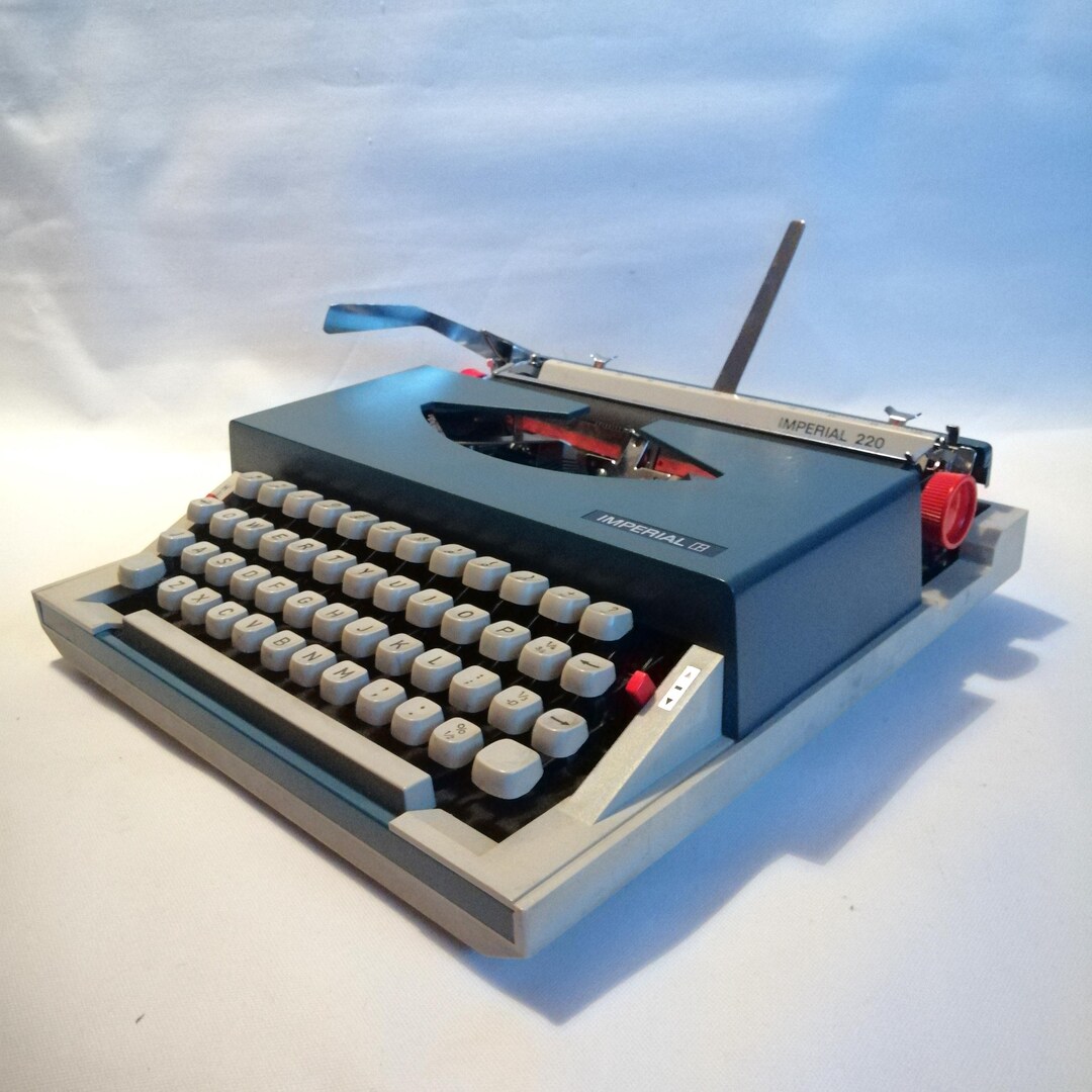 Vintage IMPERIAL 220 Portable Typewriter Nice Condition - No Case ...