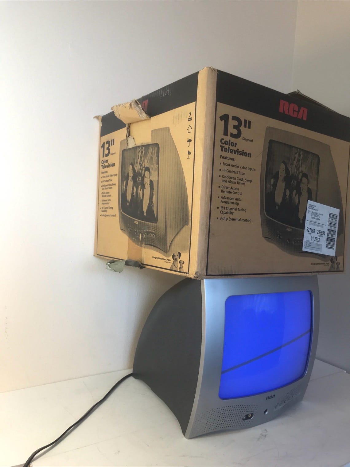 RCA E13320 Vintage 13" CRT Color TV Retro Gaming Television - New ...