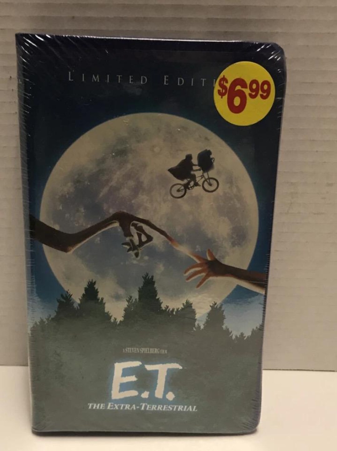 Et The Extra Terrestrial Limited Edition Vhs Clam Shell Case Universal 7035