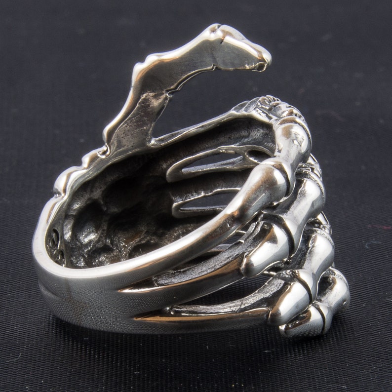 Awesome Skeleton Hand Ring With Voodoo Skull Details on Each Finger ...