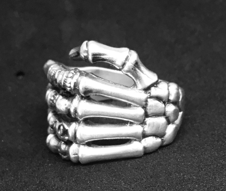 Awesome Skeleton Hand Ring With Voodoo Skull Details on Each Finger ...