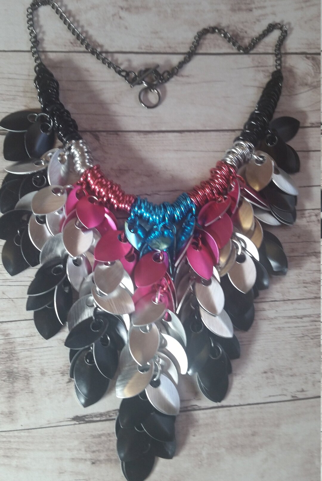 Spider-gwen Inspired Scale Chainmaille Nevklace - Etsy