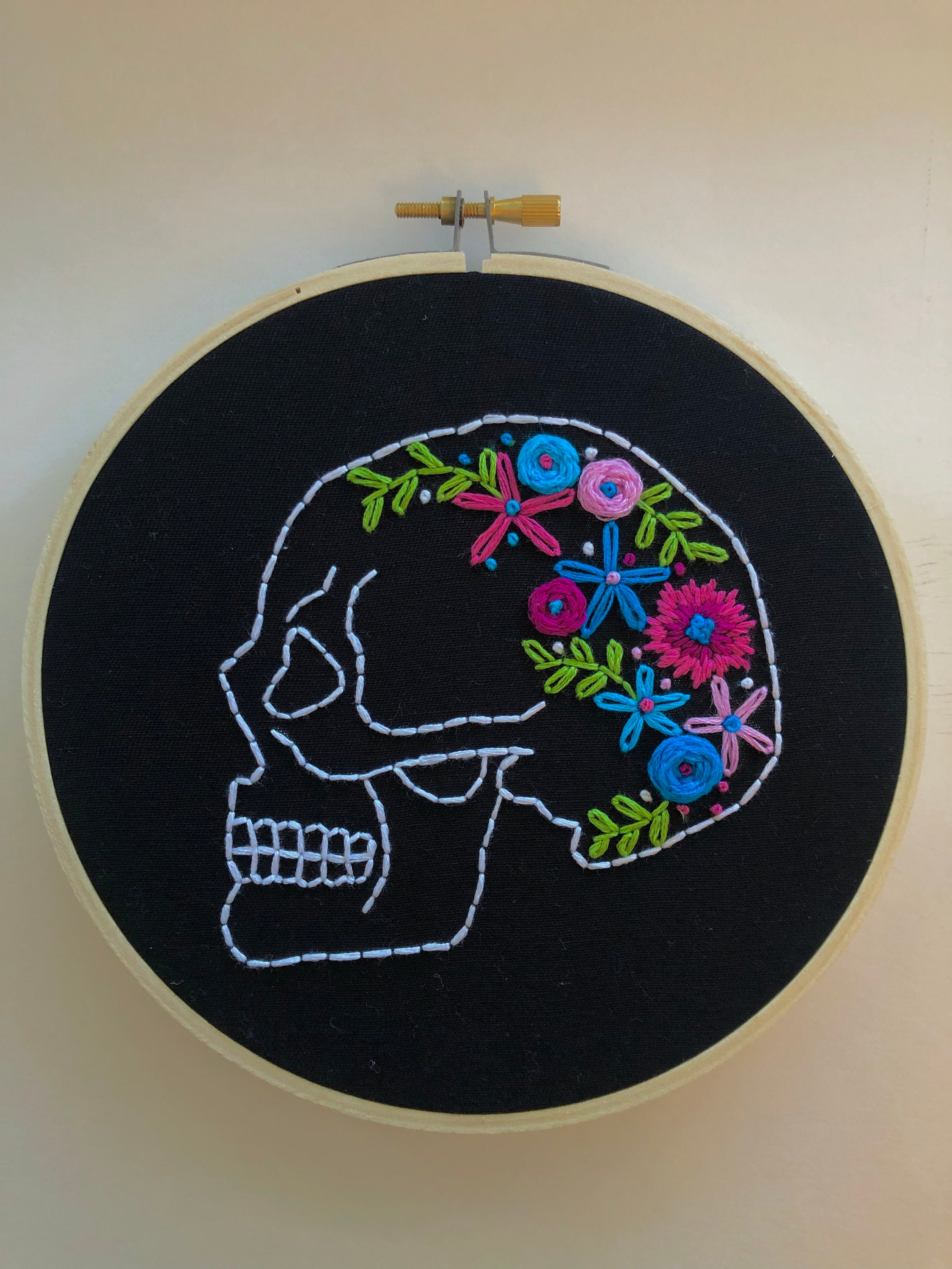 Embroidered skull / embroidery hoop art / floral embroidery / | Etsy