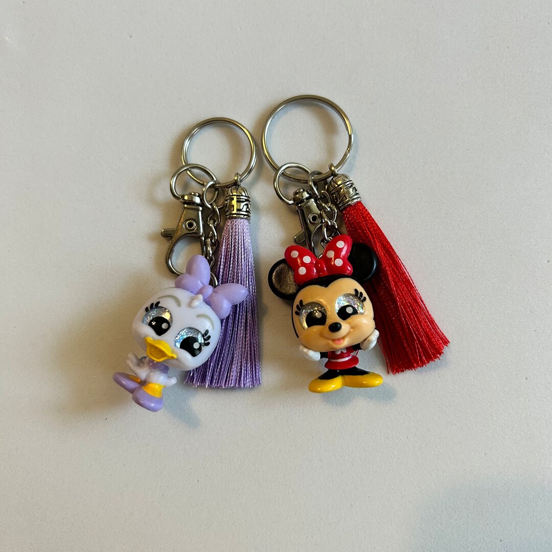 Minnie & Daisy Disney Doorable Keychains - Etsy