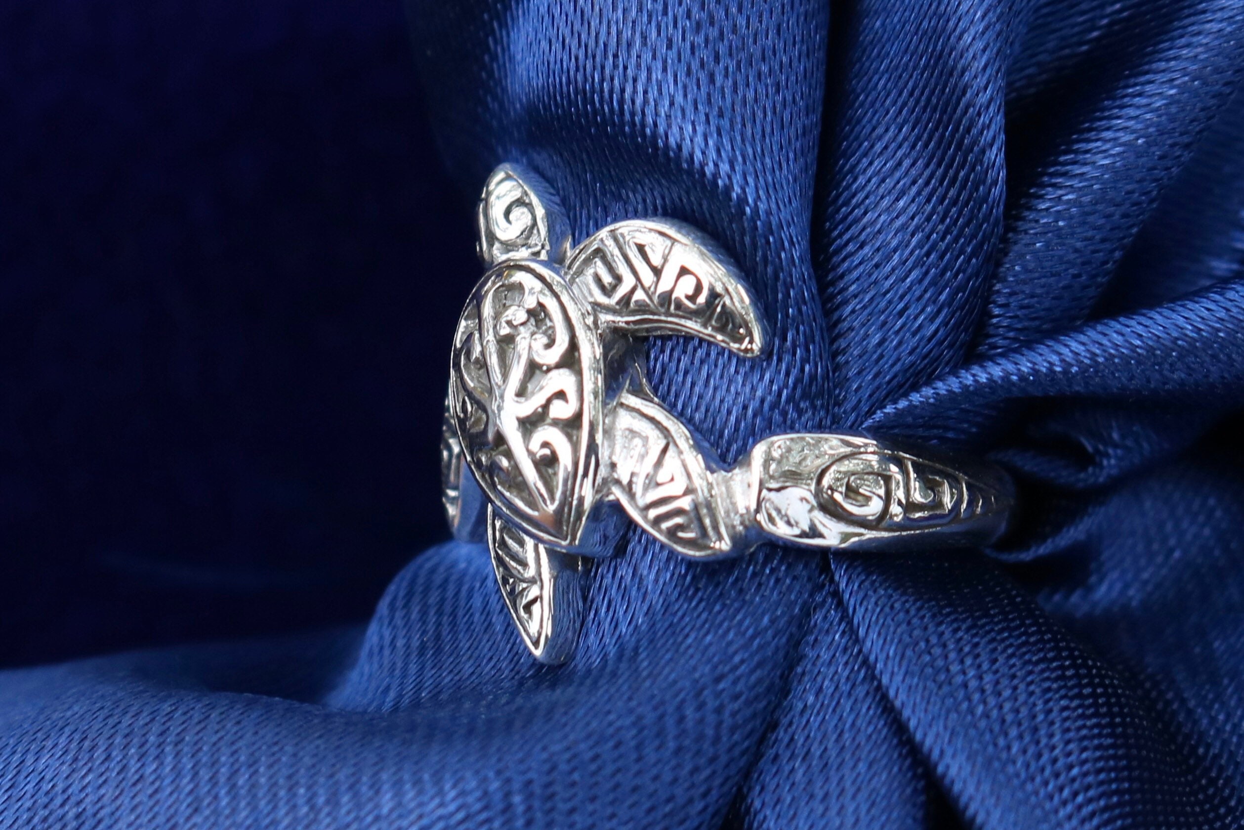 Turtle Ring Tribal Polynesian Hawaiian Tattoo Design Honu. | Etsy