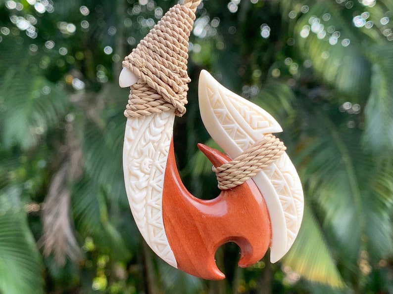 Hawaiian Maui Makau Traditional Native Fish Hook Necklace Pendant. Wood ...