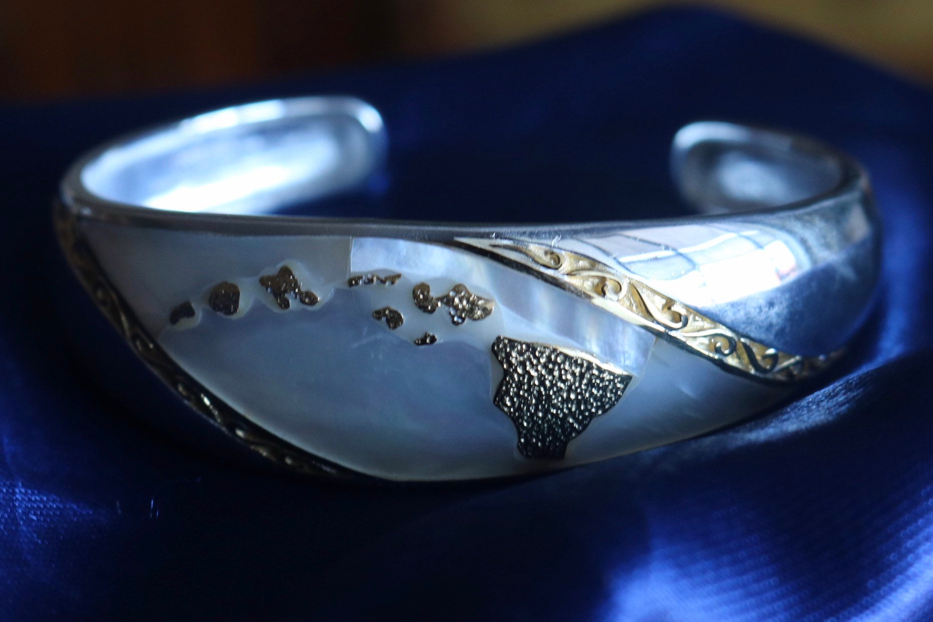 Hawaiian Islands Cuff Bracelet, Silver, 18K Gold, Mother of Pearl - Etsy