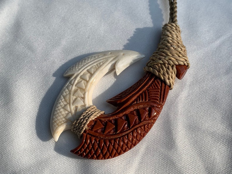 Hawaiian Makau Polynesian Matau Maui Carved Fish Hook Necklace. Bone ...