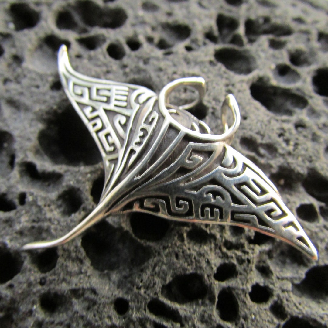 Manta Ray Necklace Pendant Medium | Sterling Silver | Ocean | Beach ...