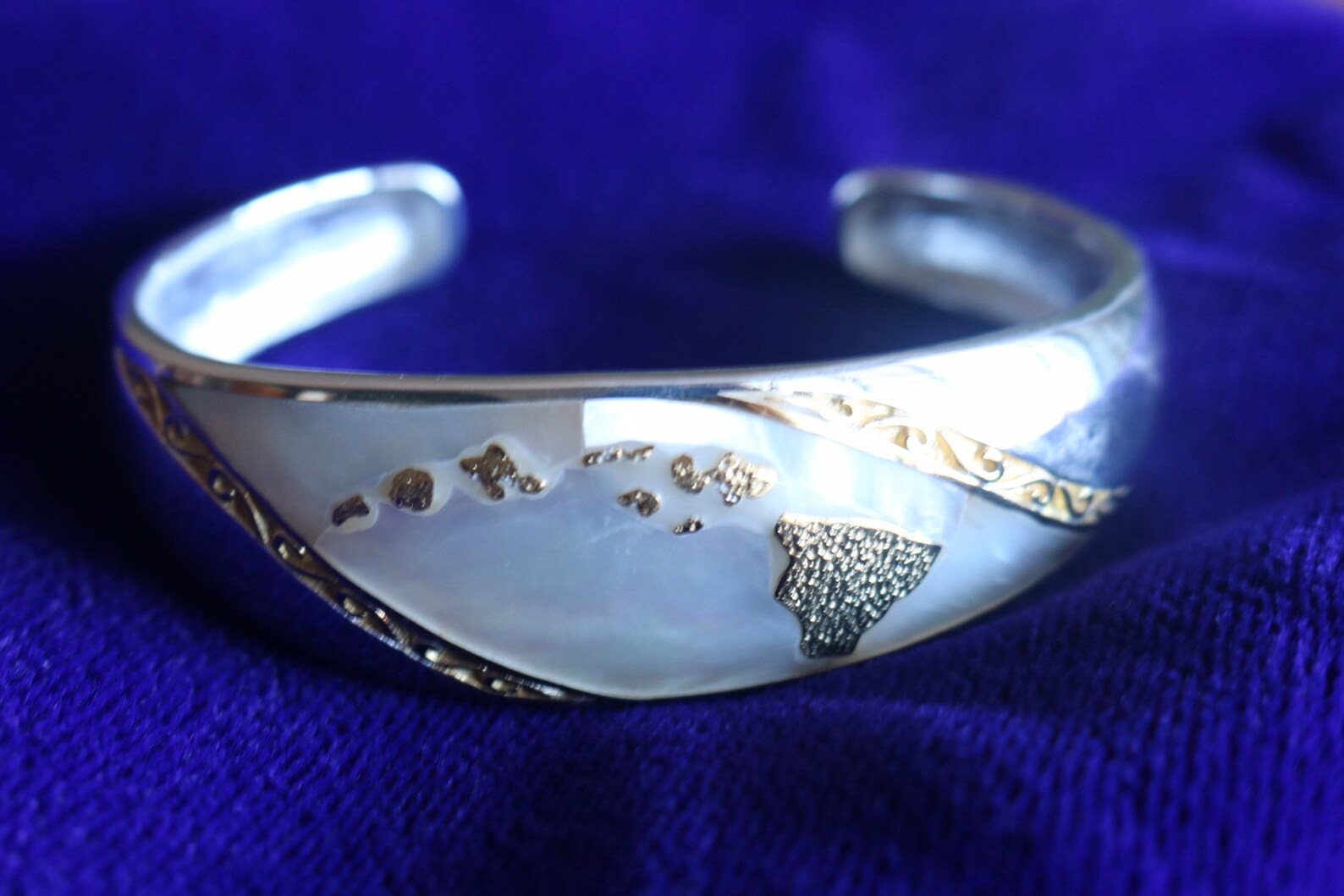 Hawaiian Islands Cuff Bracelet, Silver, 18K Gold, Mother of Pearl - Etsy