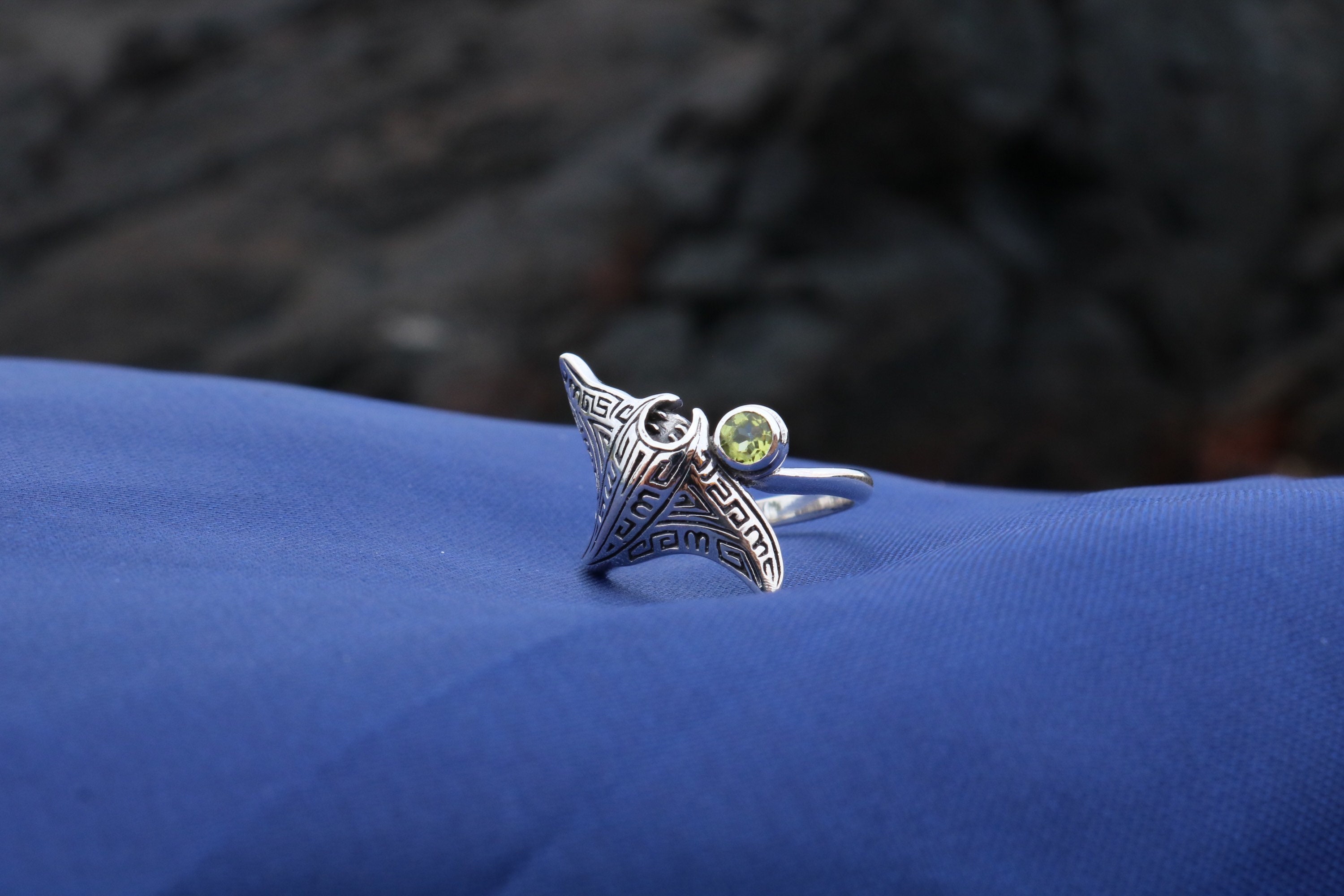 Manta Ray Ring Tribal Polynesian Tattoo Design Hahalua. Peridot ...