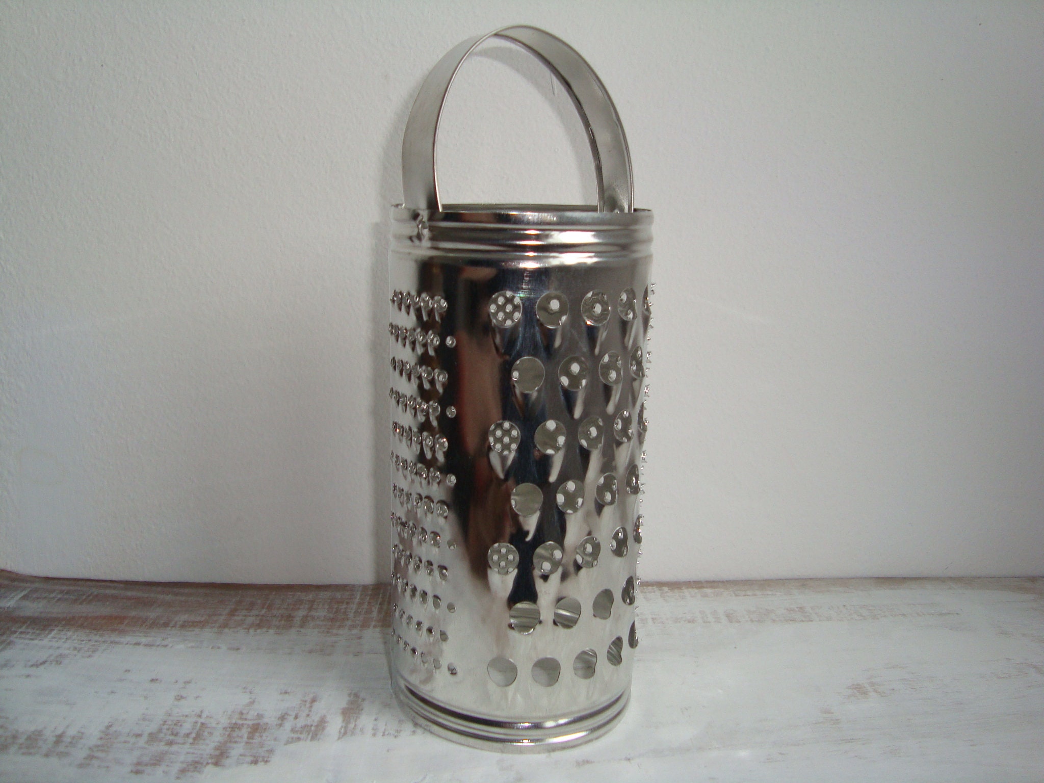 Vintage Metal Round Grater - Cheese Shredder - Kitchen Round Grater ...