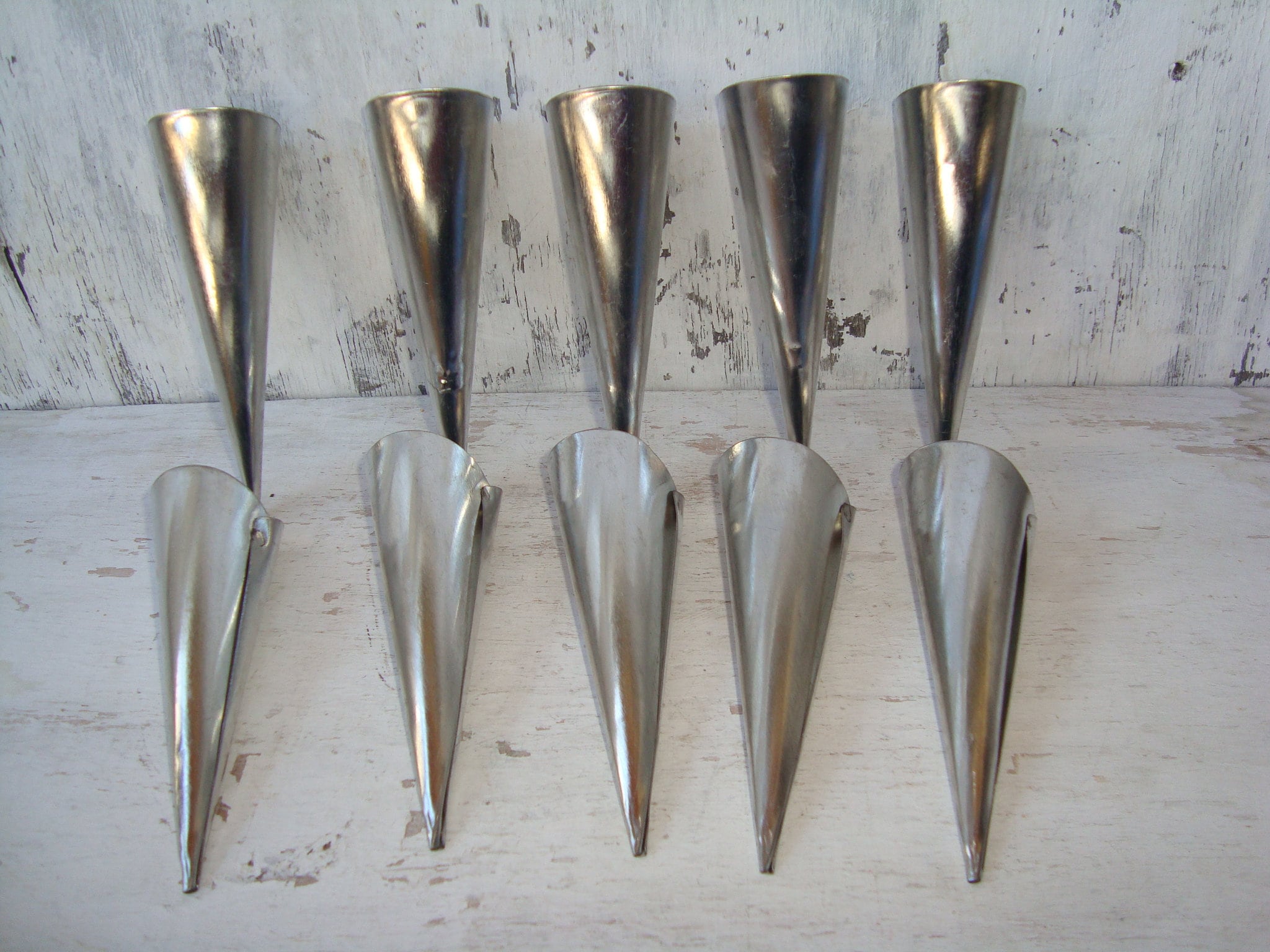 Baking Tins, Metal Retro Kitchen Utensils Vintage Cone Molds Set of 10 ...