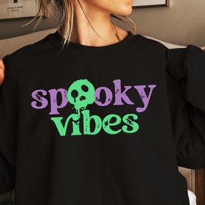 Spooky Vibes Distressed SVG PNG Skull Halloween T-shirt Design ...