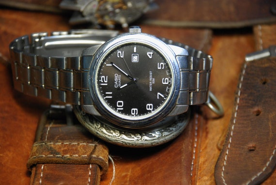 rare wristwatch casio quartz Original 50 meters -mtp … - Gem