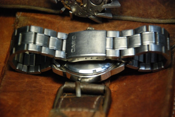 rare wristwatch casio quartz Original 50 meters -mtp … - Gem