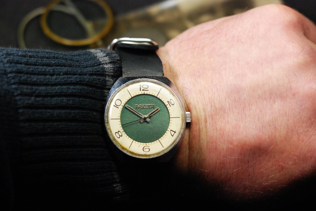 RARO Reloj Raketa Vintage para hombre ROCKET . - Etsy España