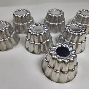 7 Vtg Small Metal Molds, 3 Inch Diameter // Small Aluminum Baking Mini ...