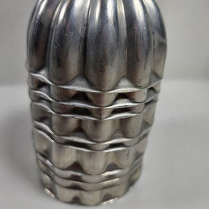 9 Vtg Small Metal Jell-o Molds, 3 Inch Diameters X 1.75 Inches Tall ...
