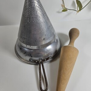 Vtg Aluminum Cone Strainer With Wooden Pestle Masher // Colander 9.25 ...