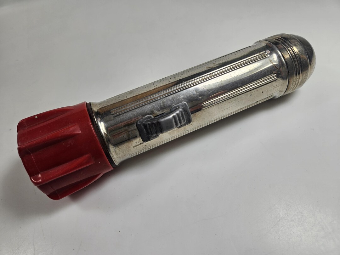 Vtg Hipco Aluminum and Plastic Flashlight // 7.25 Inches Tall // Not ...