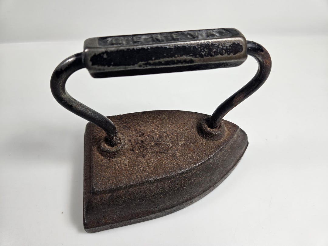 Antique Geneva Cast Iron "sad Iron" // 6 Inches Long - Etsy