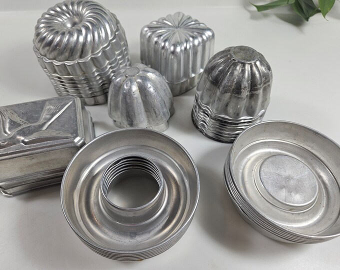 37 Vtg Small Metal Molds, 2.75 to 3.75 Inch Widths // Small Aluminum ...