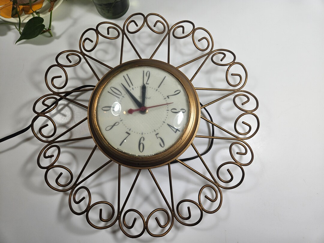 Vtg MCM Metal Starburst Wall Clock, Working // 14 Inches Across ...