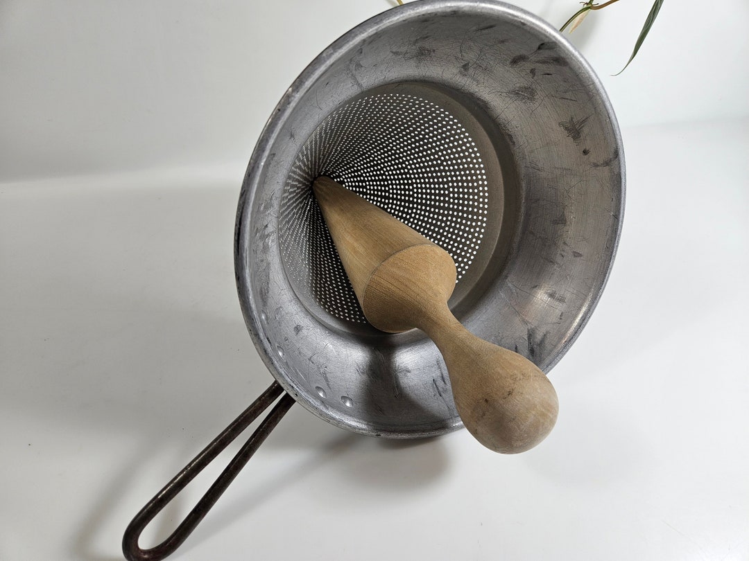 Vtg Aluminum Cone Strainer With Wooden Pestle Masher // Colander 9.25 ...