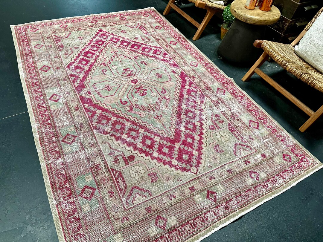5’2 X 8’ Classic Vintage Rug Muted Fuchsia & Gray - Etsy