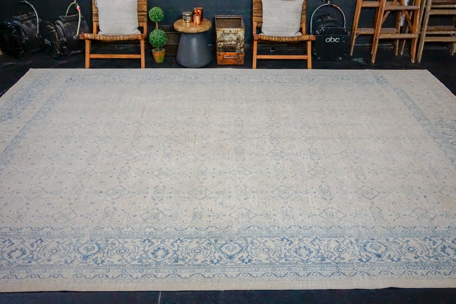 10’4 X 14’4 Classic Vintage Rug Creamy White + Blue 60’s Carpet - Etsy