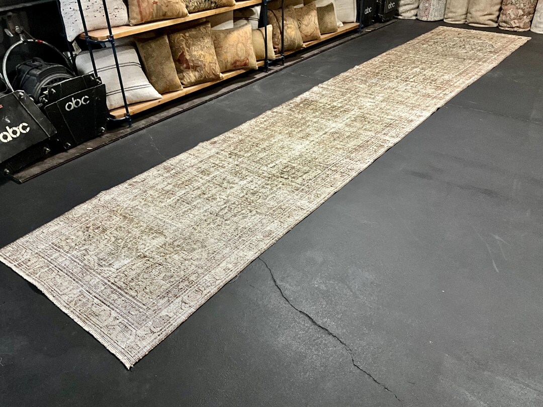 3’3 X 16’8 Classic Vintage Runner Muted Greige, Midnight Blue & Brown ...
