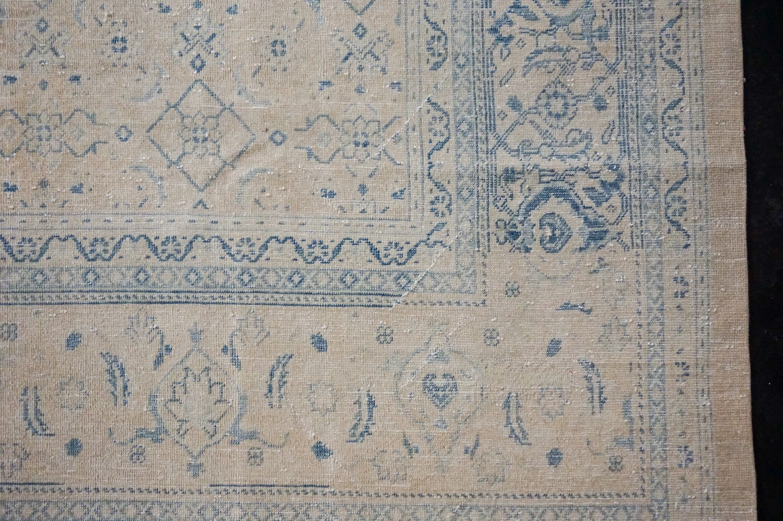 10’4 X 14’4 Classic Vintage Rug Creamy White + Blue 60’s Carpet - Etsy