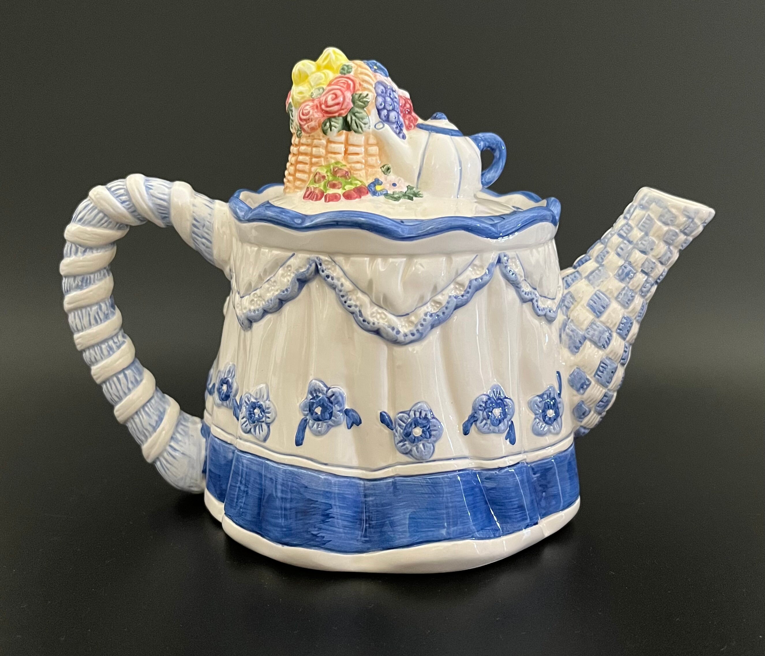 Avon Blue White Teapot Cat Kitten Hat Parasol Tablecloth Checks Roses ...