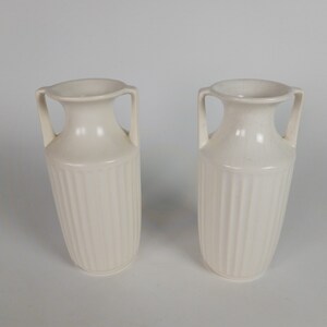 Kingston Hull Pottery - Made in England - Creamy White - 2 Pieces - Ear ...