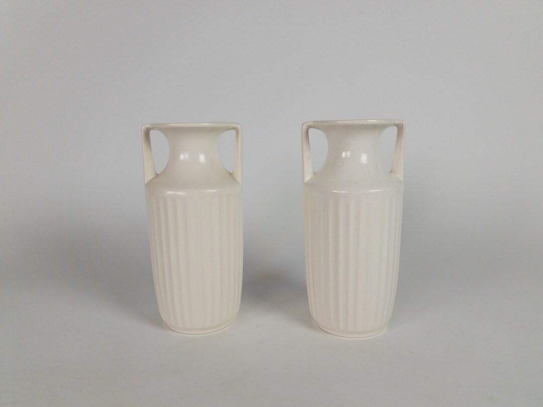 Kingston Hull Pottery - Made in England - Creamy White - 2 Pieces - Ear ...