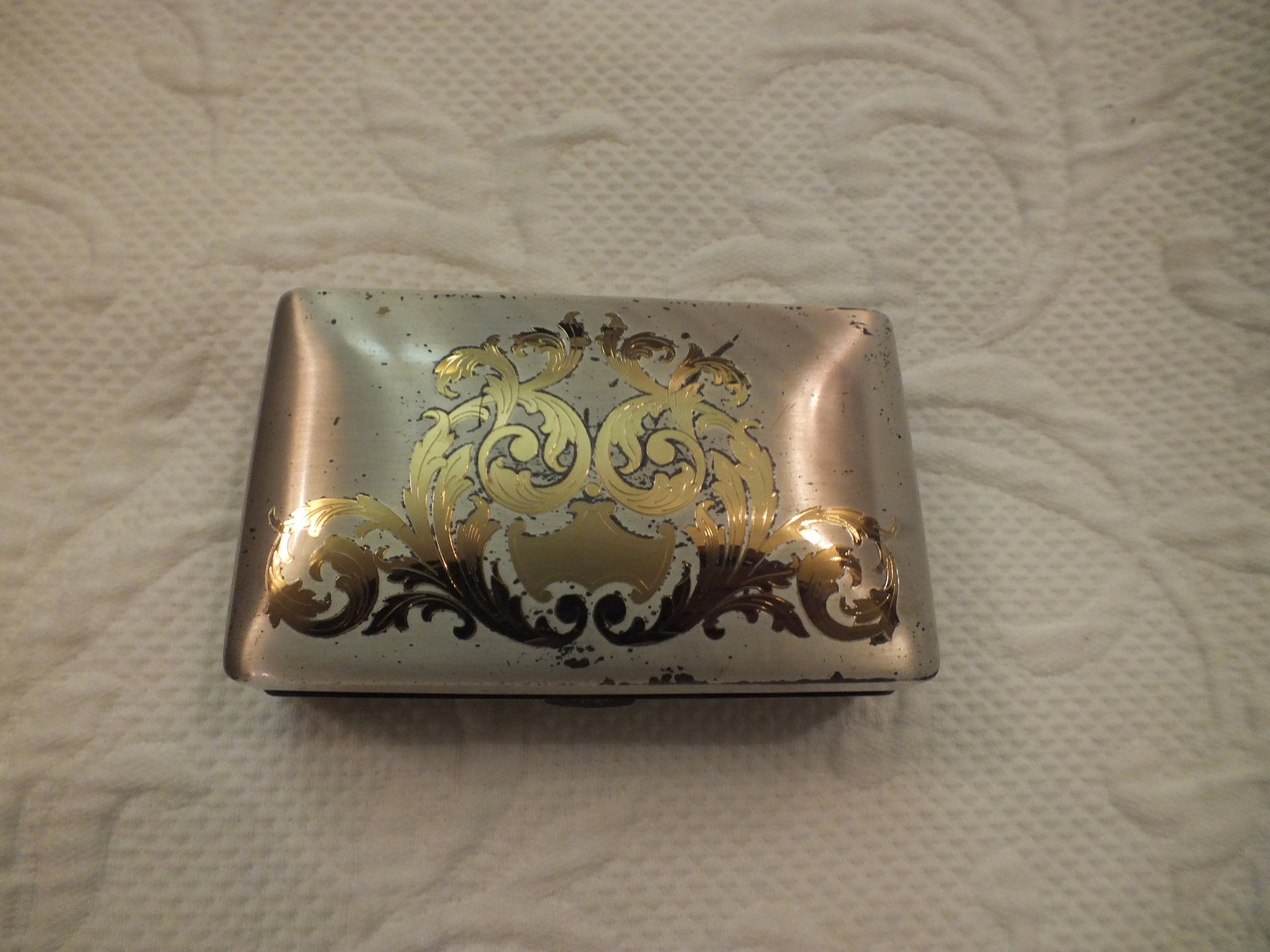 Vintage 1940's Makeup Compact by Elgin American - Silver Gold, Large ...