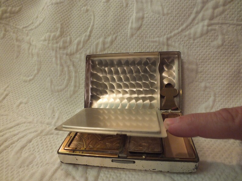 Vintage 1940's Makeup Compact by Elgin American - Silver Gold, Large ...