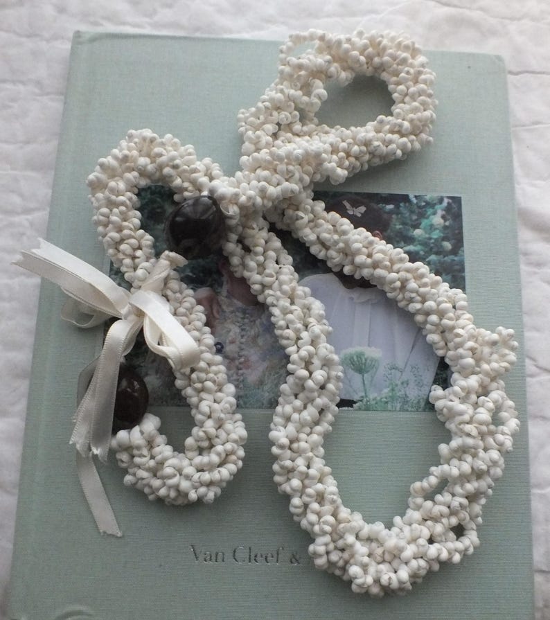 Vintage White Shell and Hawaiian Kukui Nut Beaded Torsade Lei Necklace ...