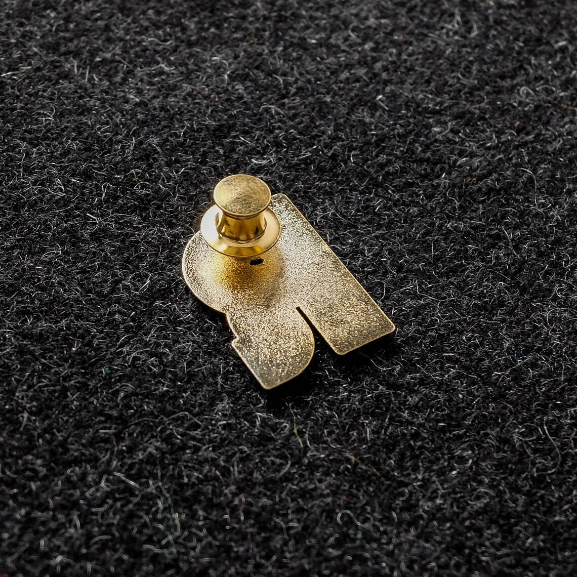 Labyrinth Letters R Enamel Pin | Etsy