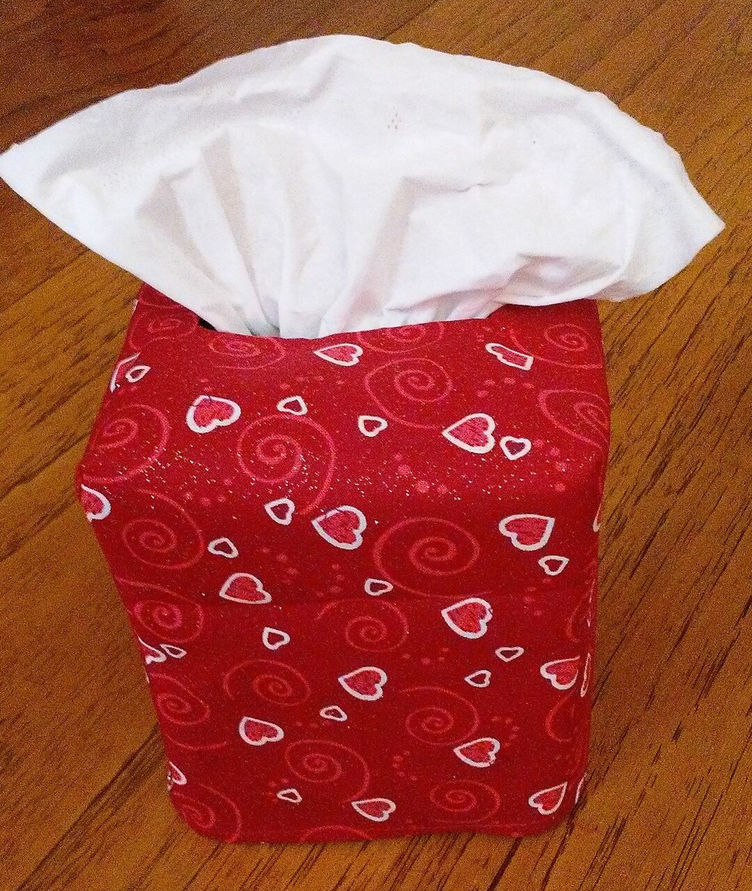 Tissue Box Cover, Square, Glittering Red Hearts and Swirls Square ...