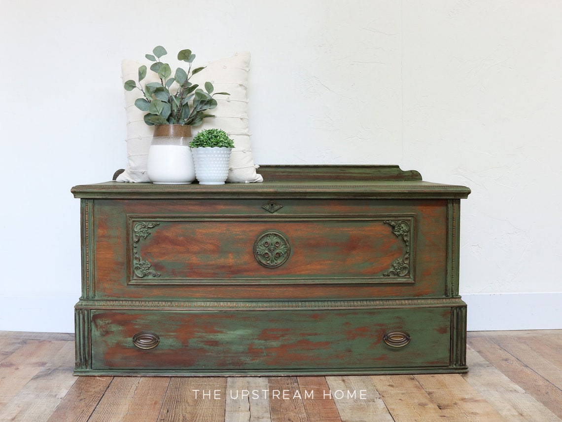 Chippy green hope chest Vintage Roos cedar trunk Entryway | Etsy