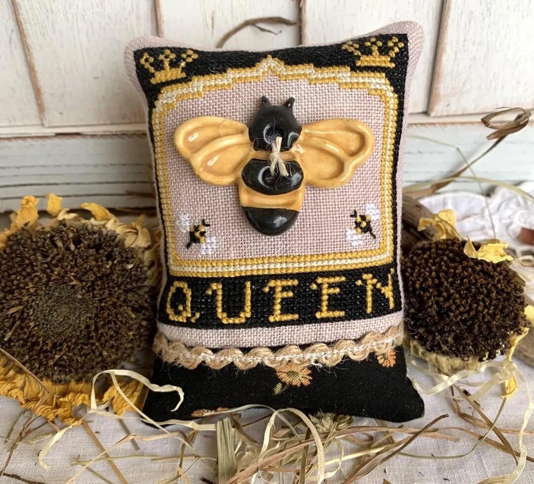 ROVARIS ~ "bee Ornament Little Cushion Kit" Counted Cross Stitch ...