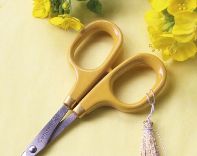 LIMITED EDITION COHANA Fine Scissors With Yellow (nanohana) Lacquered ...