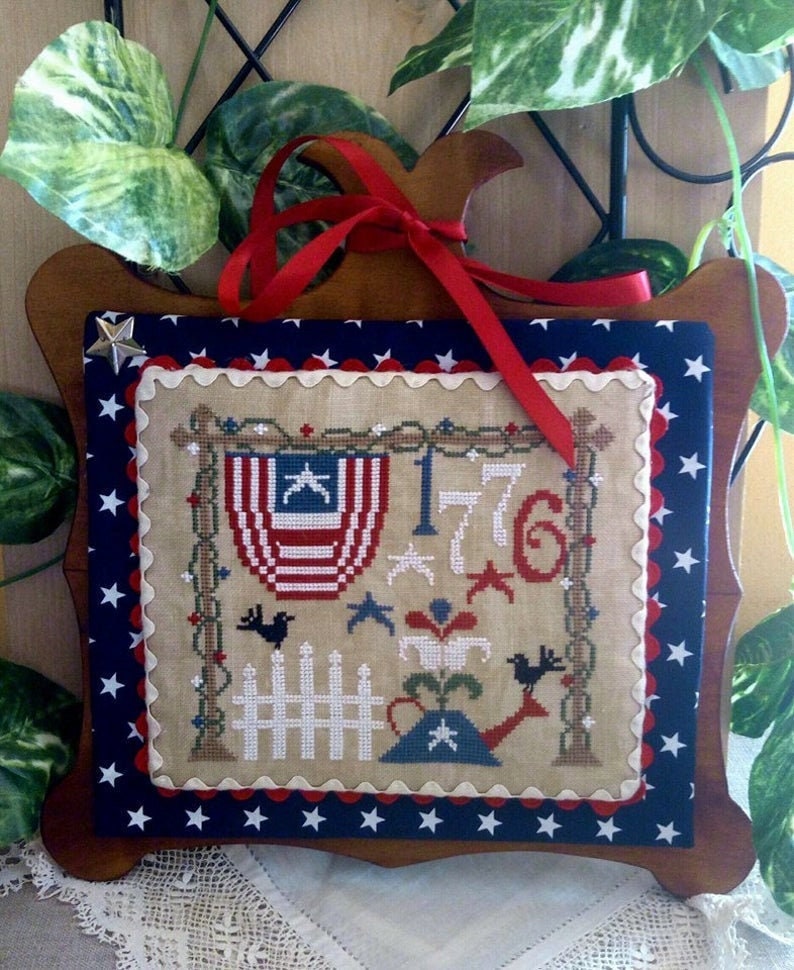 ROVARIS 1776 Counted Cross Stitch Pattern with Embellishment, 4th of ...