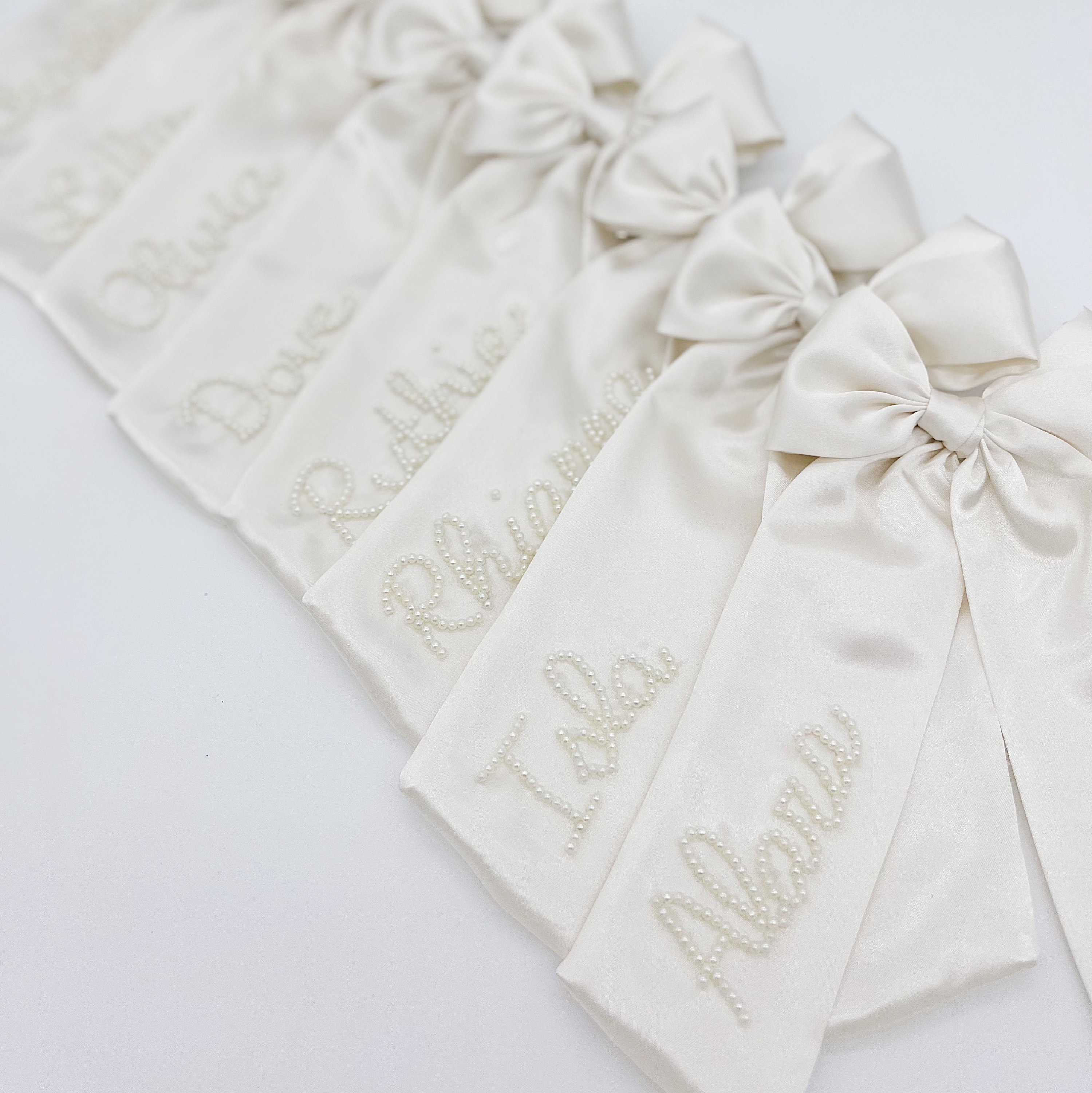 Bespoke Ivory Custom Name Beaded Bow With Pearls - Etsy