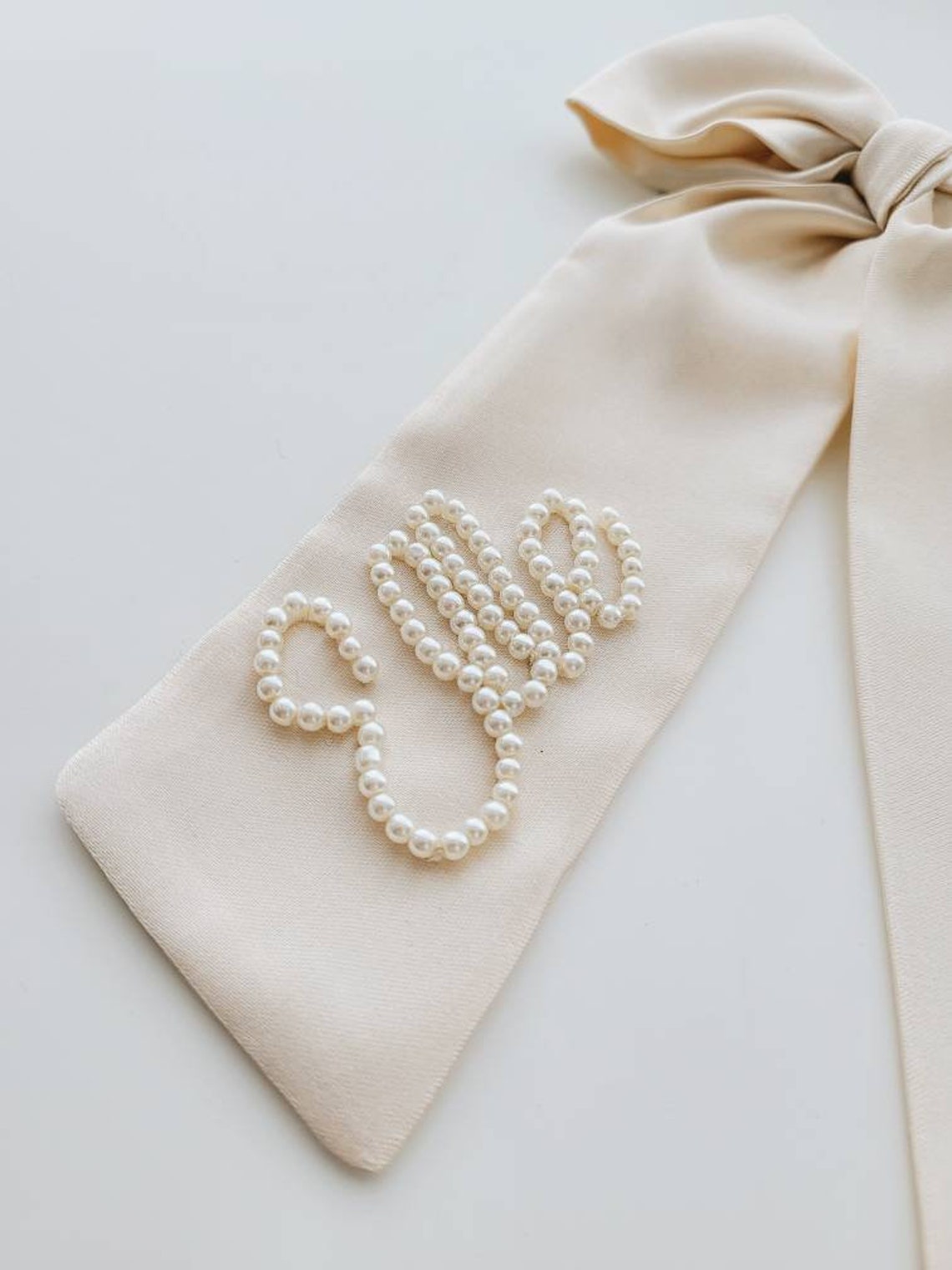 Bespoke Ivory Custom Name Beaded Bow With Pearls - Etsy