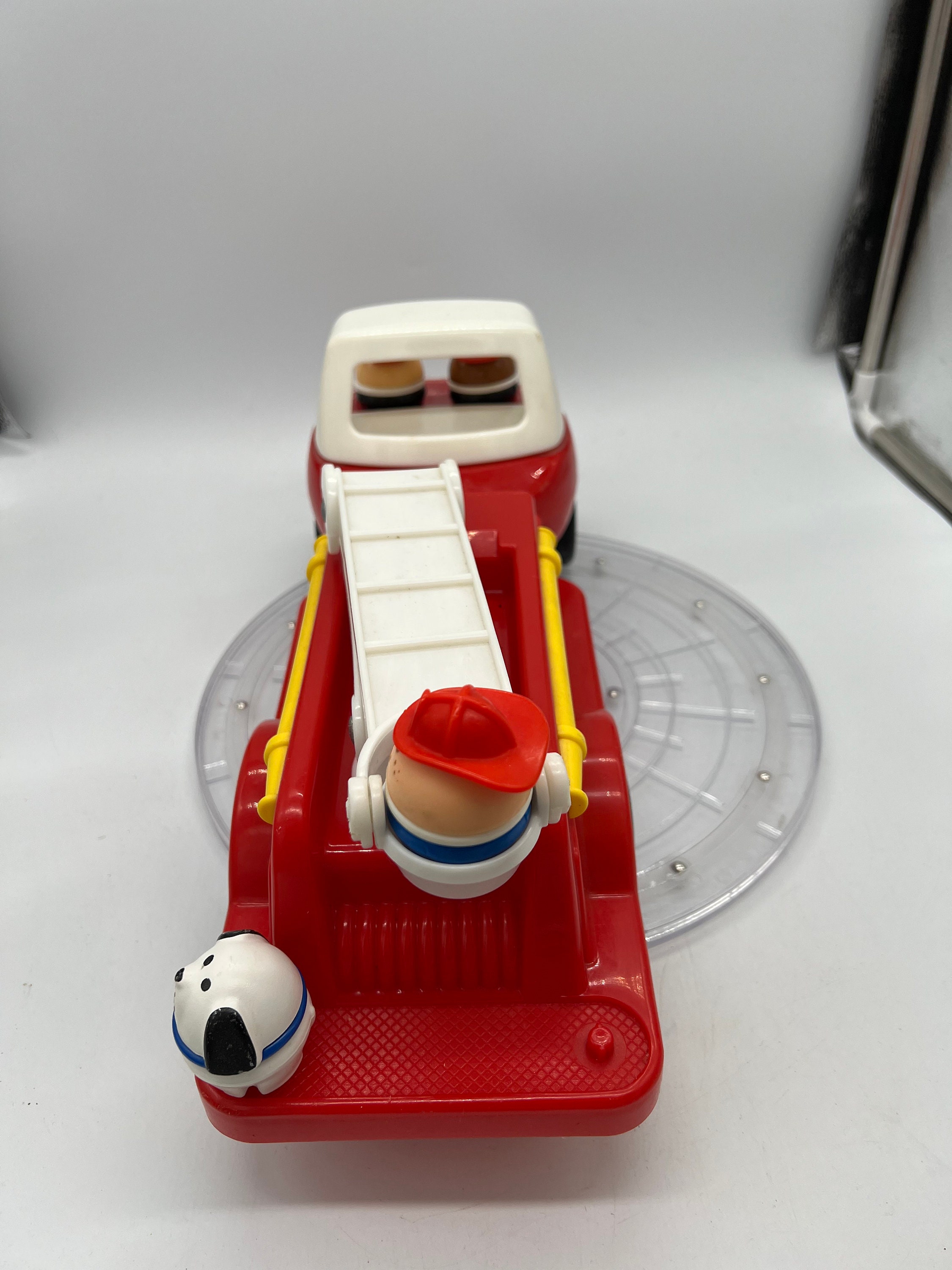 Vintage Little Tikes Fire Truck Engine With 3 People and Dog. - Etsy Canada