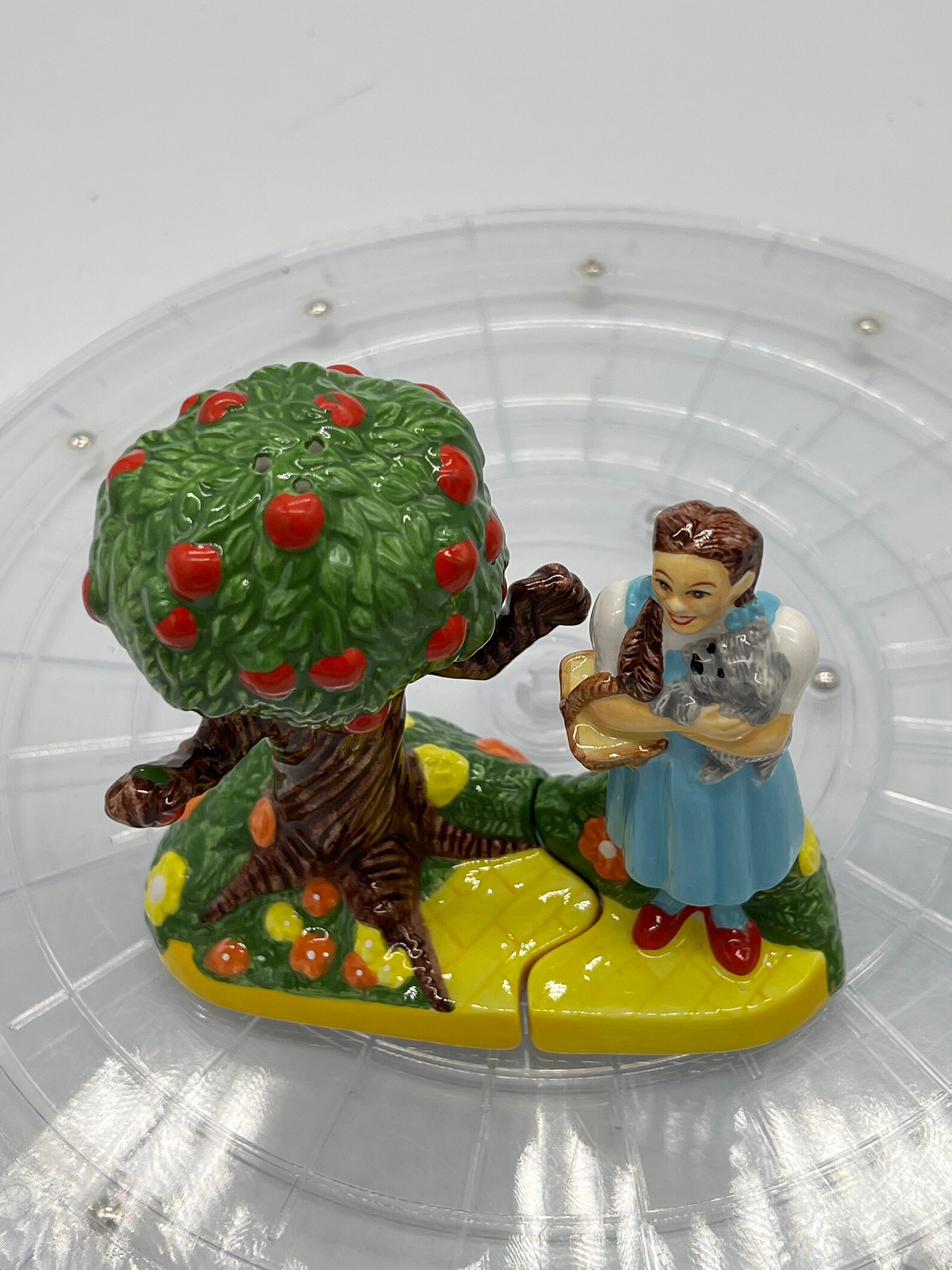 1999 the Wizard of Oz Crabby Apple Tree Scene Salt and Pepper - Etsy